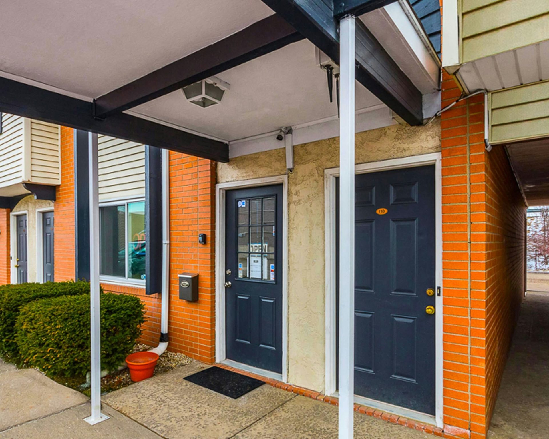 Enjoy a comfortable, self-sufficient stay with the added convenience of ...